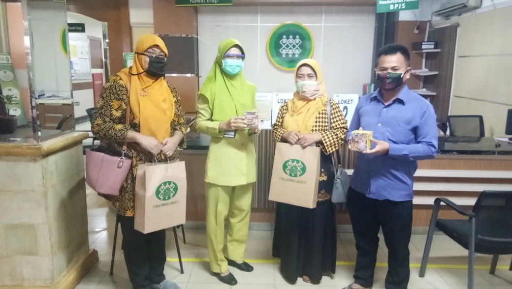Penerimaan Bantuan dari Dexa Medica dan Stikes Sismadi Jakarta - Rumah ...