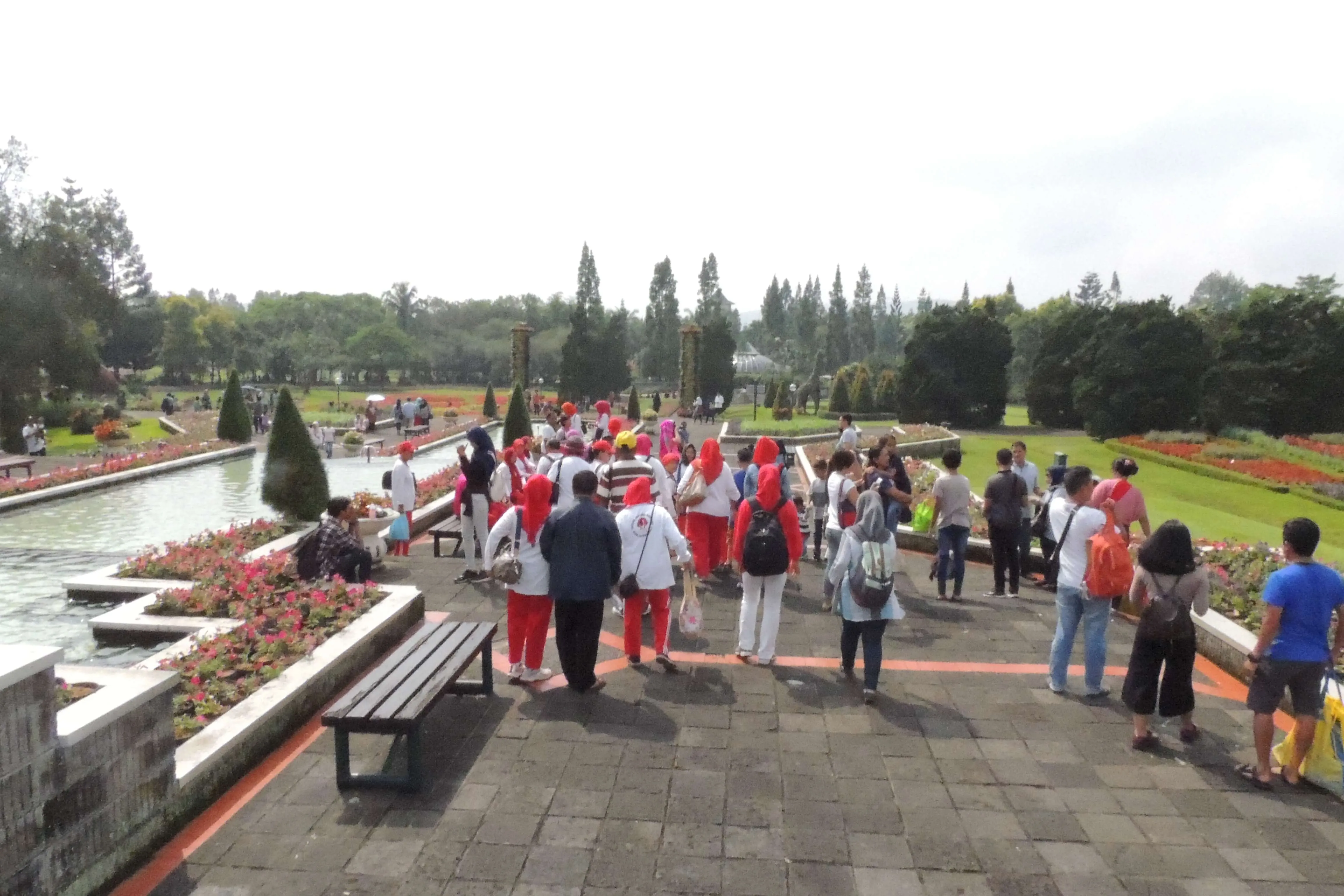 Wisata Raga Taman Bunga Nusantara Puncak - Rumah Sakit Harum Sismamedika