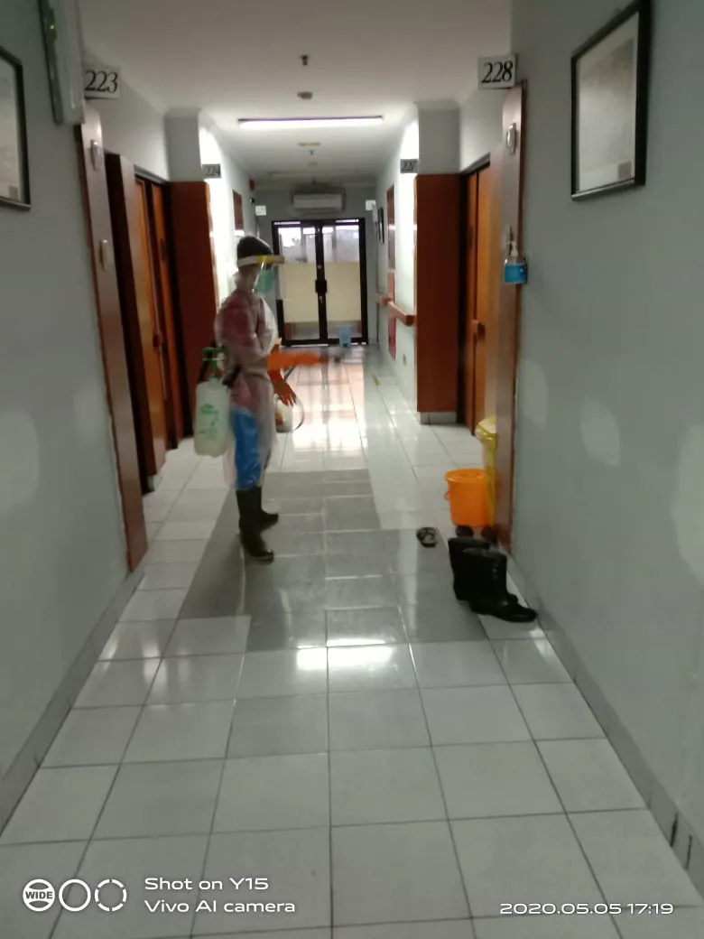 Pembersihan Ruangan Dengan Desinfektan - Rumah Sakit Harum Sismamedika
